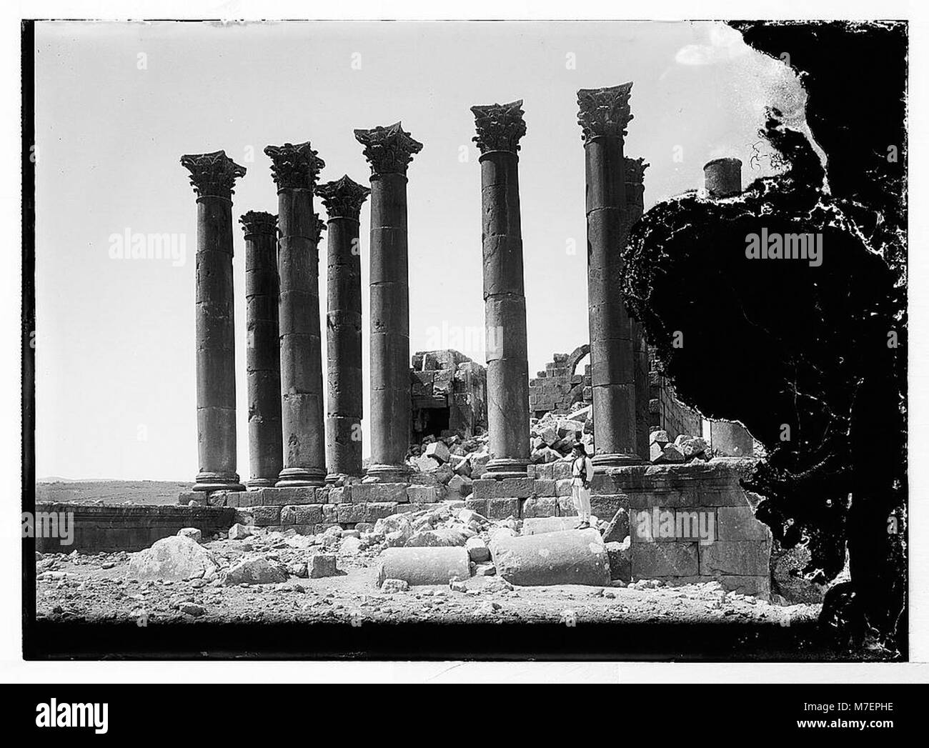 Jerash temple of artemis Black and White Stock Photos & Images - Alamy