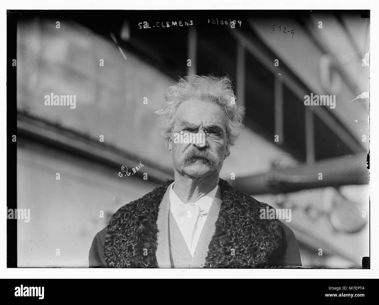 Portrait of Samuel Langhorne Clemens, better known as Mark Twain, a ...
