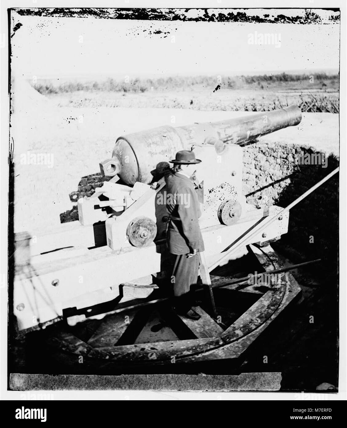 Savannah, Georgia (vicinity). Big gun at Fort McAllister LOC cwpb.03152 ...