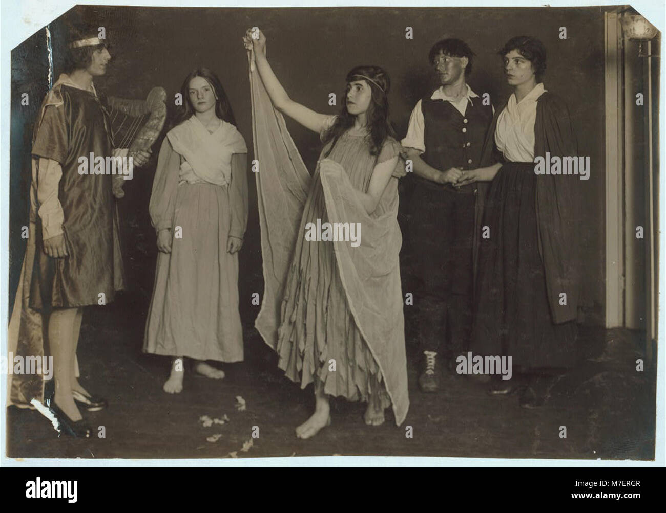 Working class girls women hi-res stock photography and images - Alamy