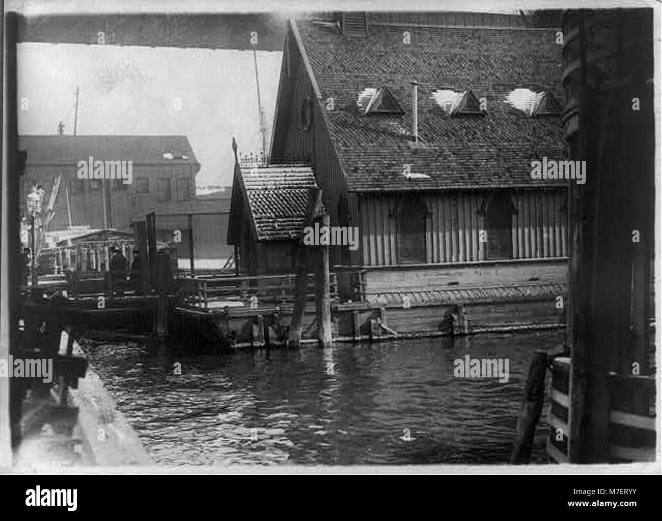 Floating harbor Black and White Stock Photos & Images - Alamy