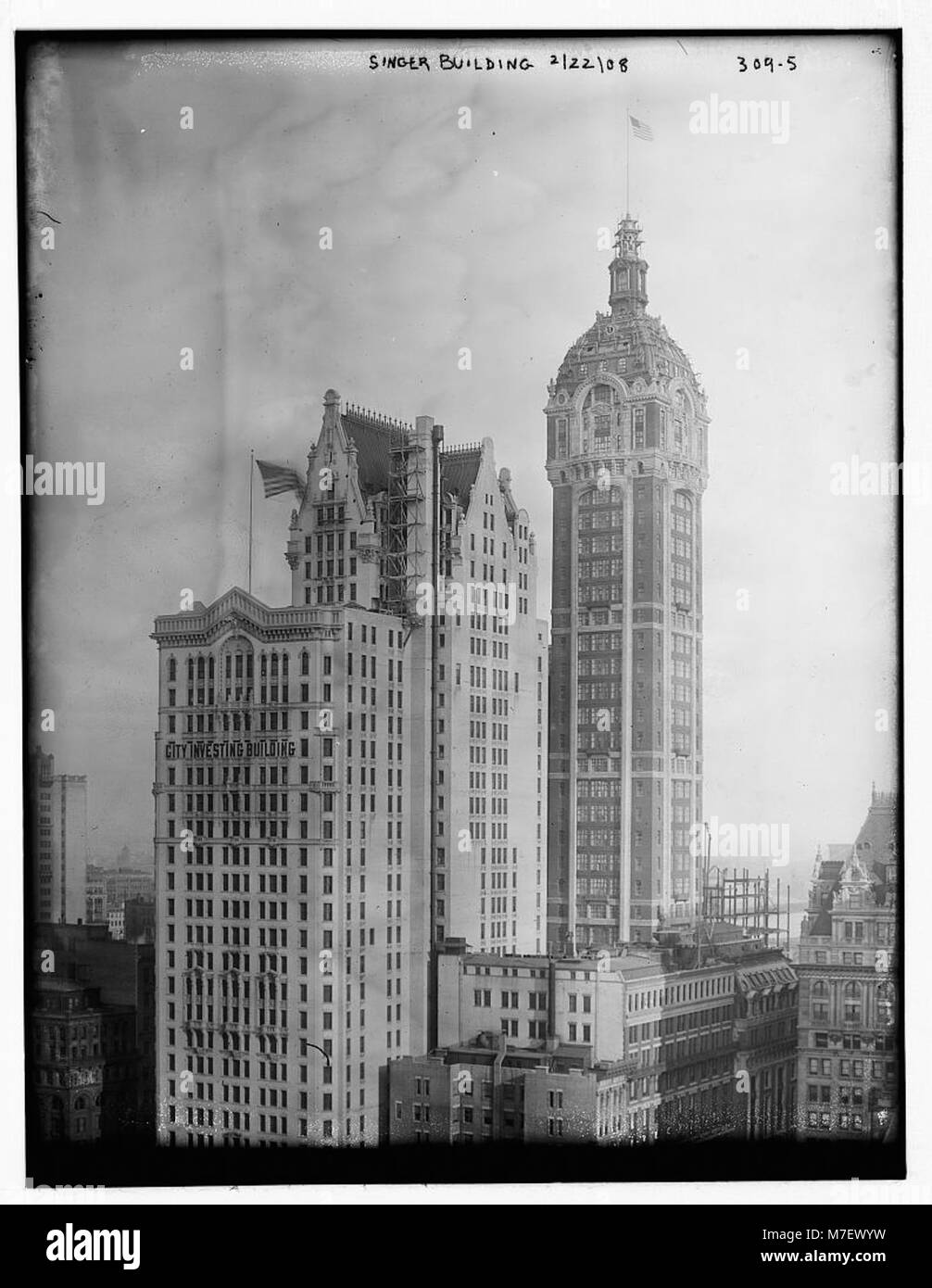 The Singer Building, completed in 1908, was a landmark skyscraper in ...