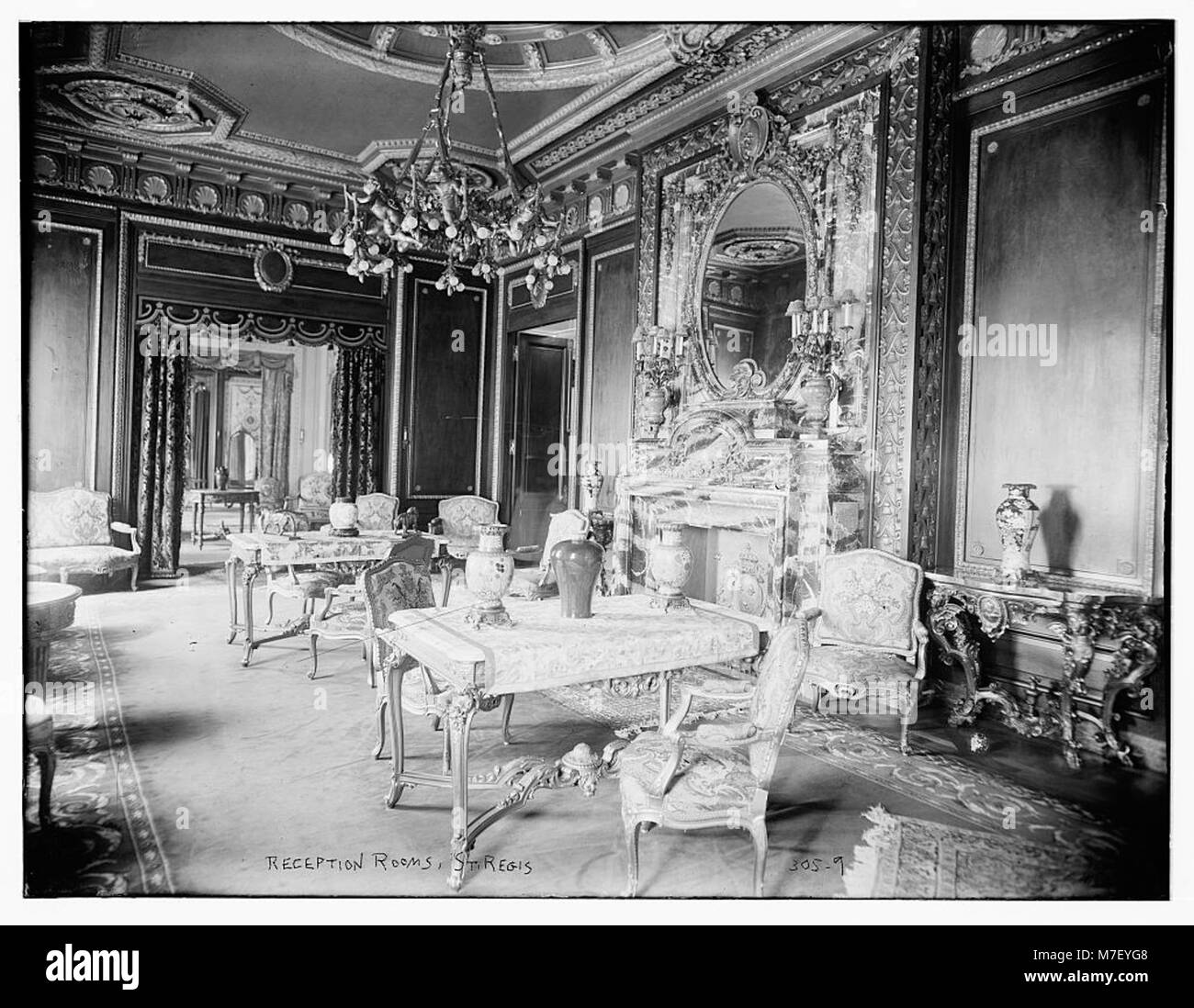 Vintage hotel reception Black and White Stock Photos & Images - Alamy