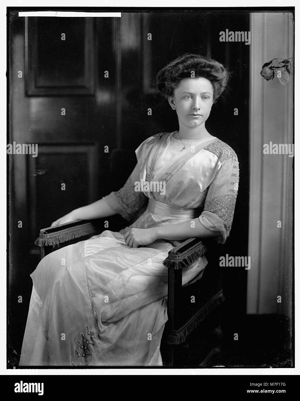 A formal portrait of Miss Helen Taft, daughter of William Howard Taft ...