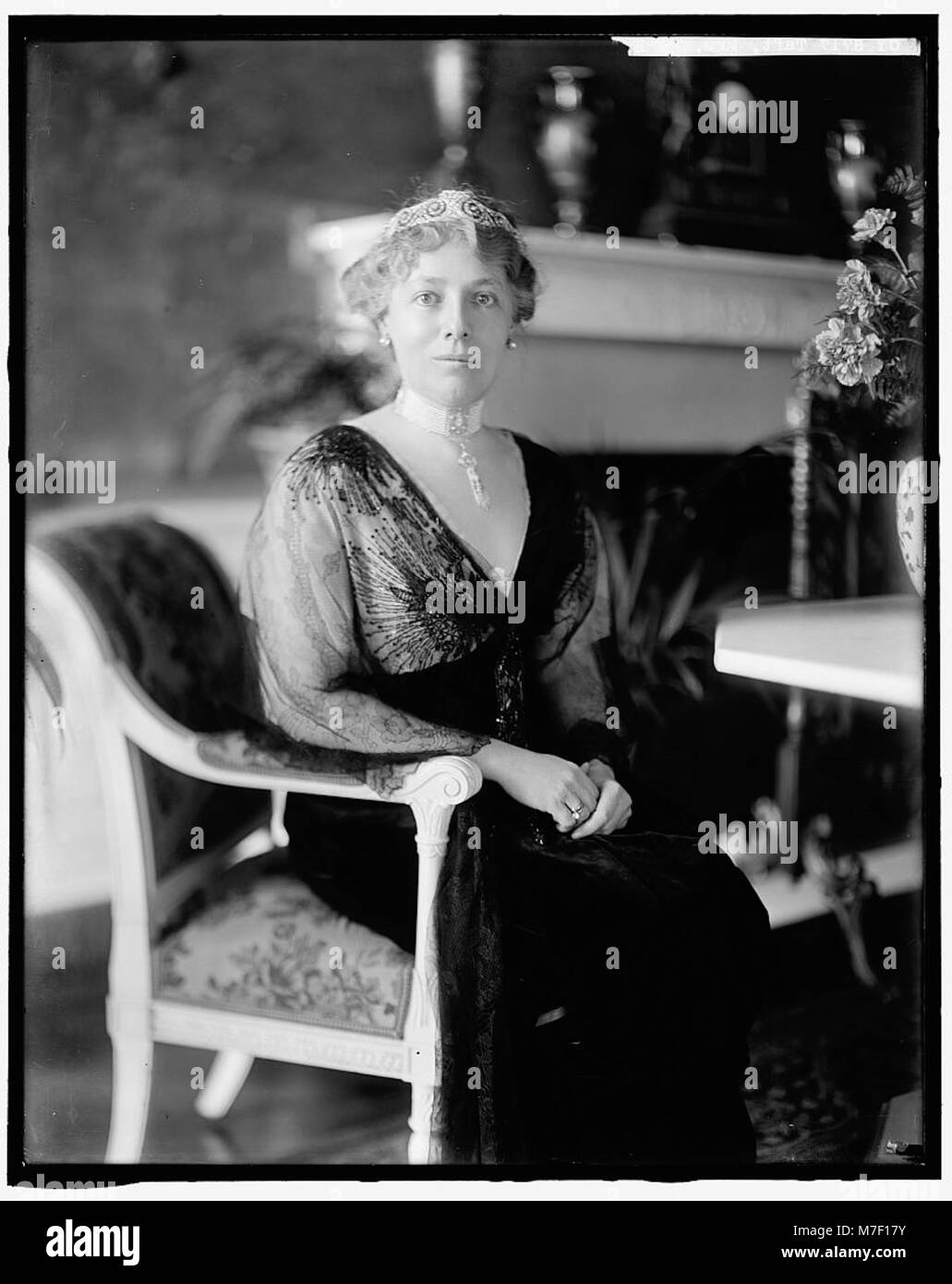 This image of Mrs. W.H. Taft, cataloged under LCCN 2016856298, is a ...