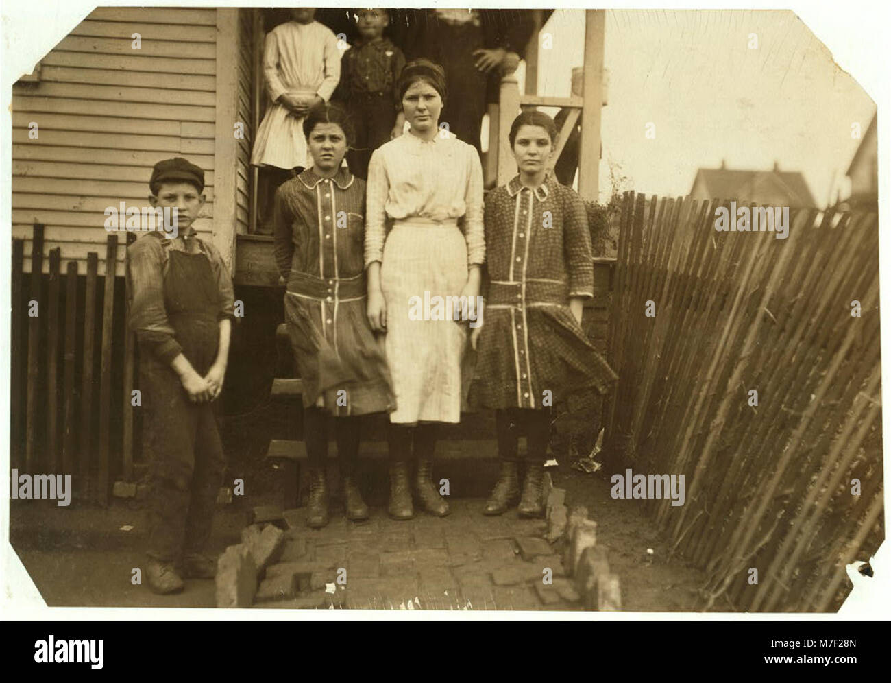 This image shows four children from the Thompson family who worked in ...