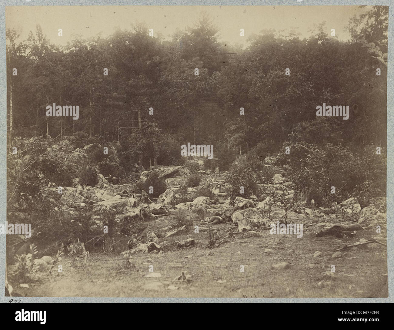 This photograph depicts the battlefield of Gettysburg, specifically the ...