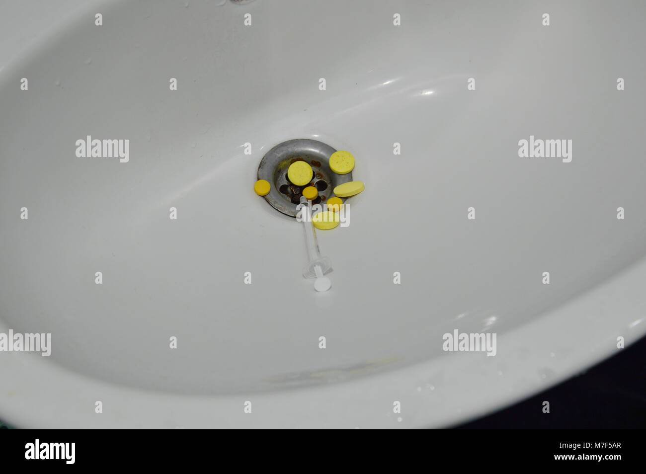 Drug sink hi-res stock photography and images - Alamy