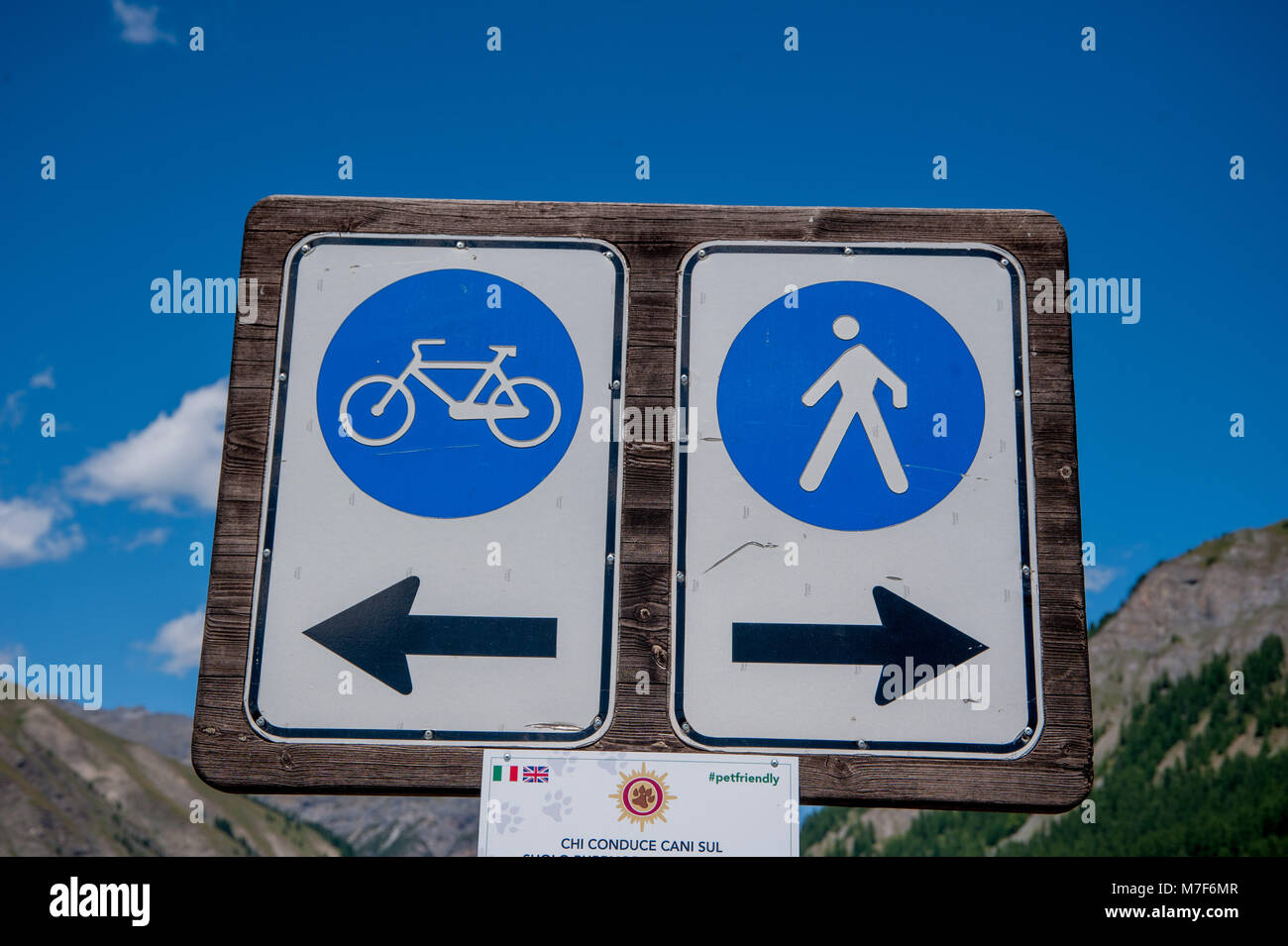 Passing signs for pedestrians and cyclists hi-res stock photography and ...