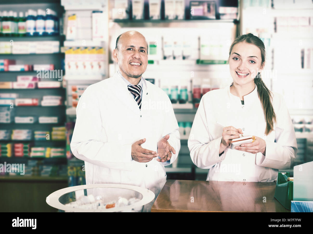 Indian male shop assistant hi-res stock photography and images - Alamy