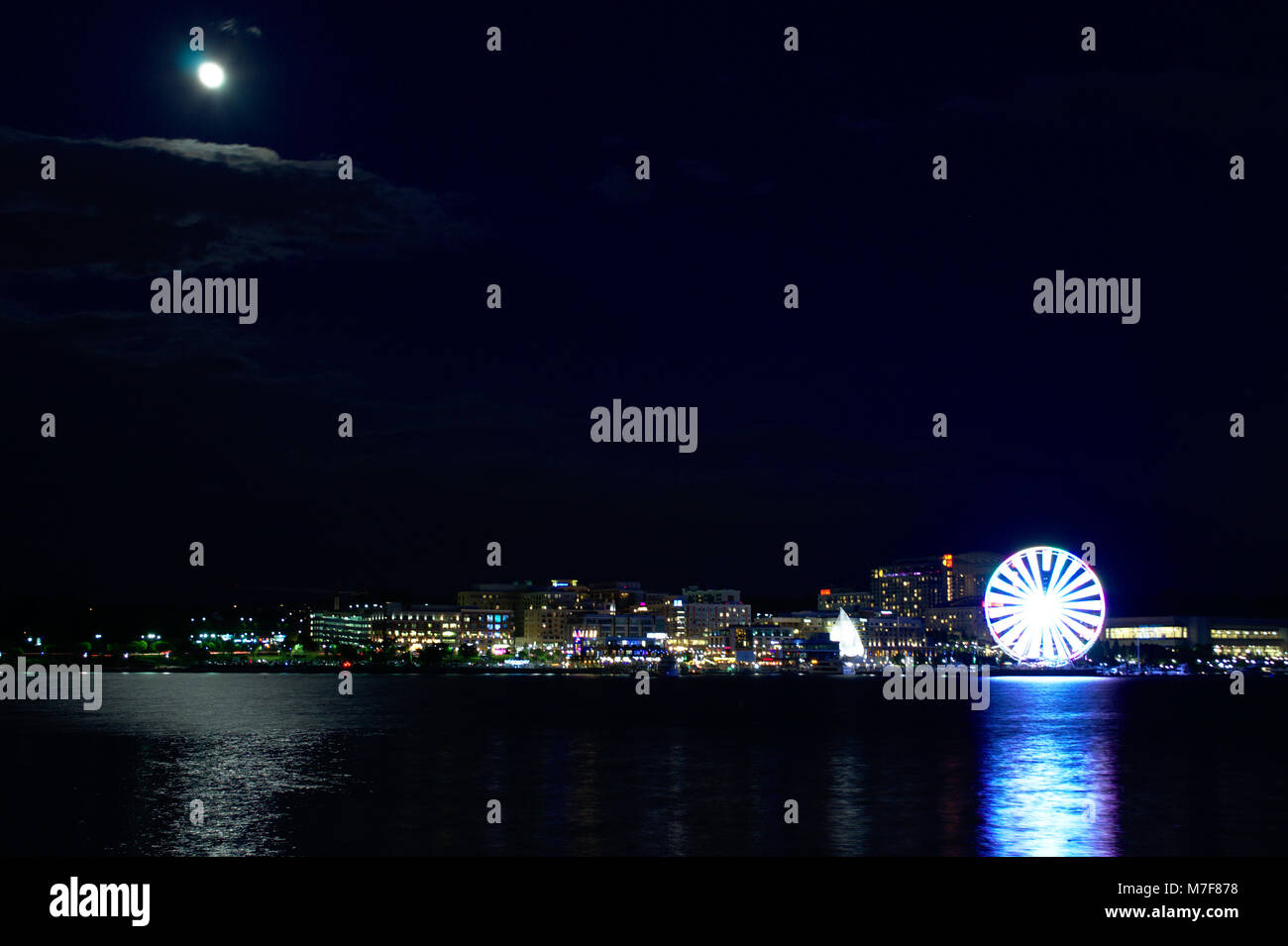 Washington dc national harbor wheel hi-res stock photography and images ...