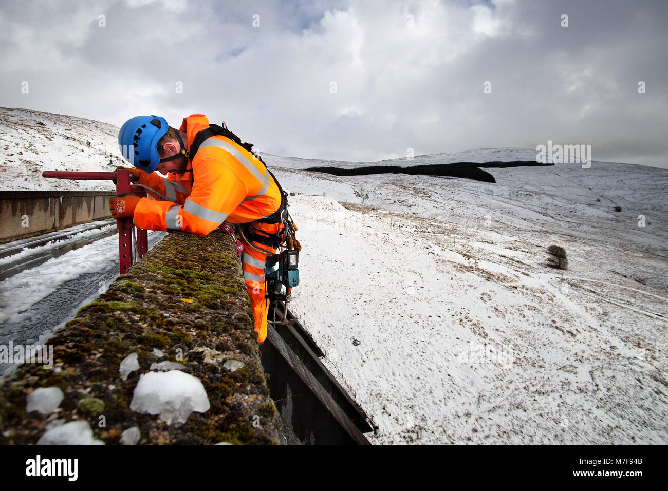 Working dam hi-res stock photography and images - Alamy