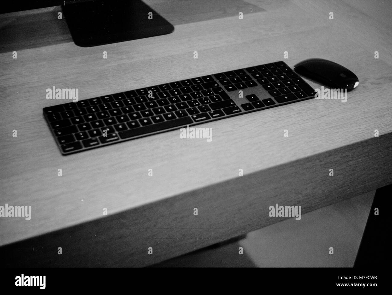 Apple complete black series consisting of large keyboard and mouse ...