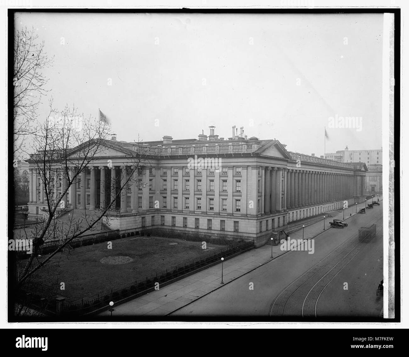 A view of the U.S. Treasury Department from the north, seen from 15th ...