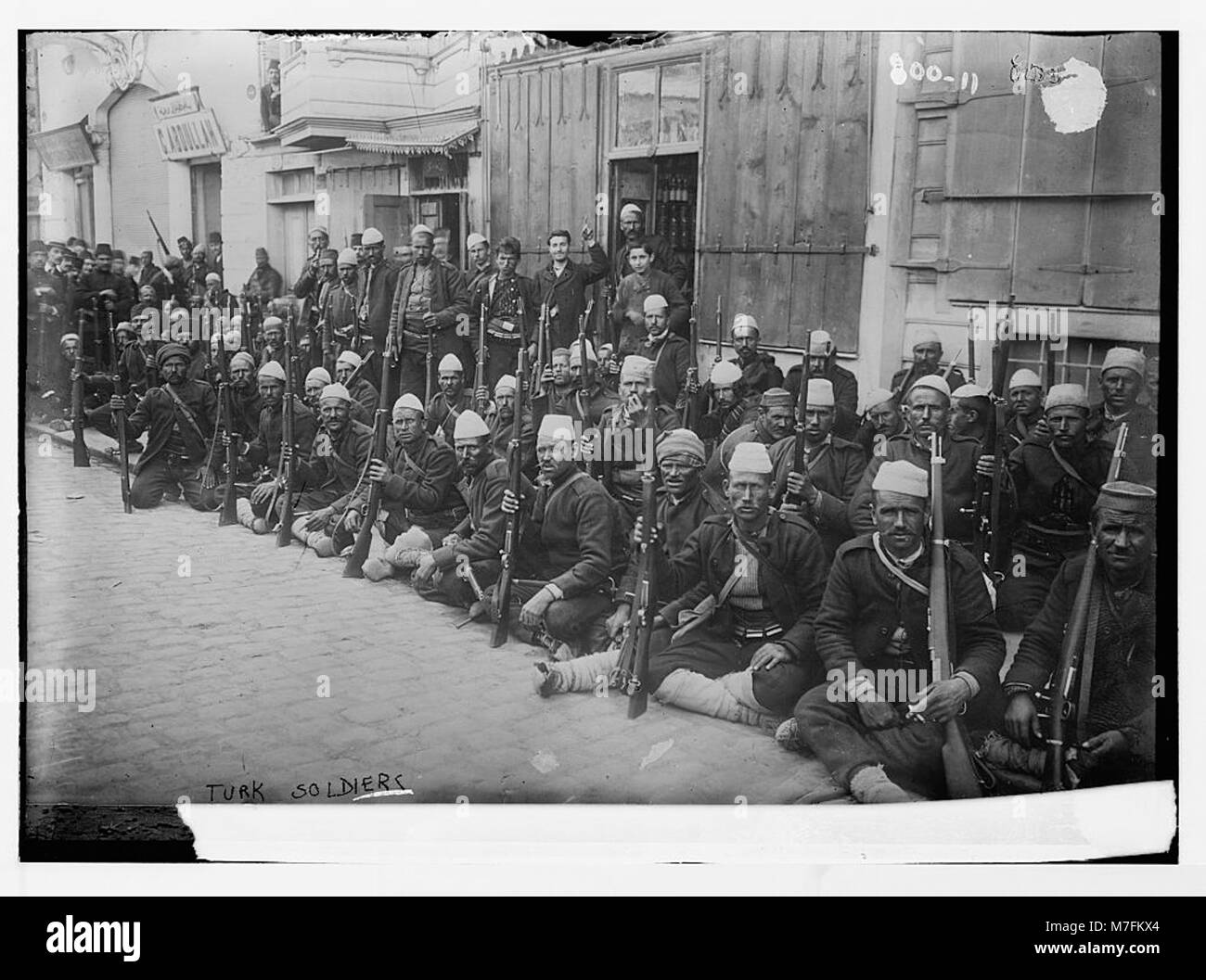 Turkish soldiers, with their guns LCCN2014683921 Stock Photo - Alamy