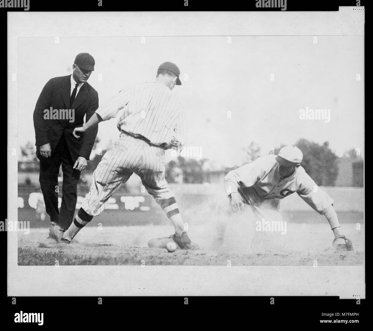 Baseball runner on base Black and White Stock Photos & Images - Alamy