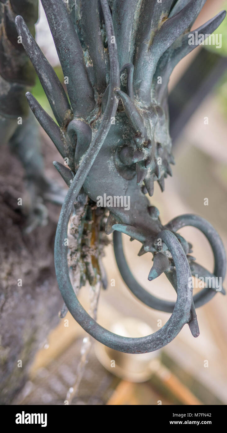 Dragon fountain dragon head hi-res stock photography and images - Alamy