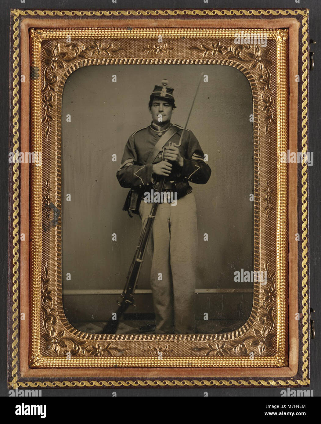 Enlisted mans uniform hi-res stock photography and images - Alamy