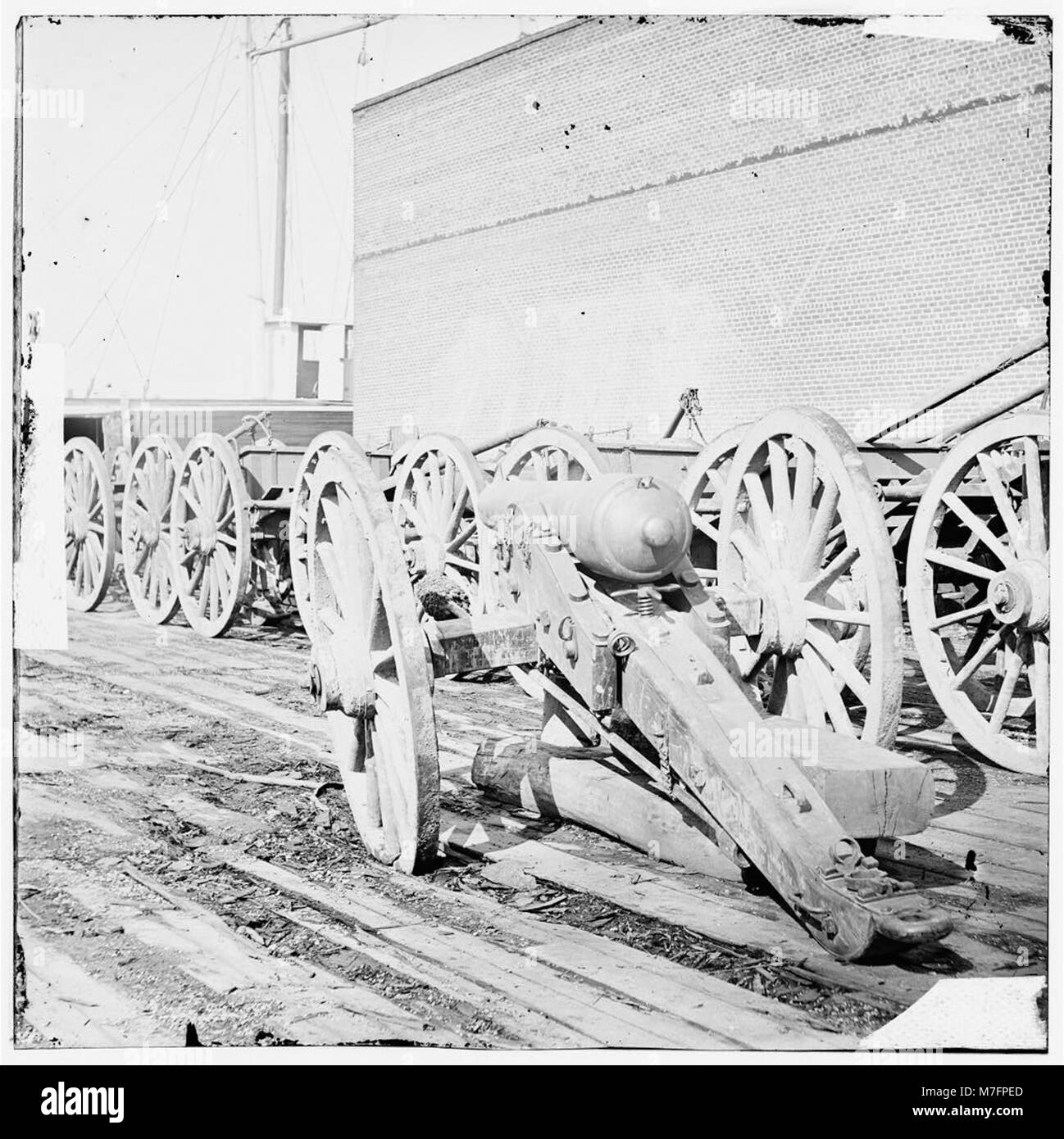 Parrott gun hi-res stock photography and images - Alamy