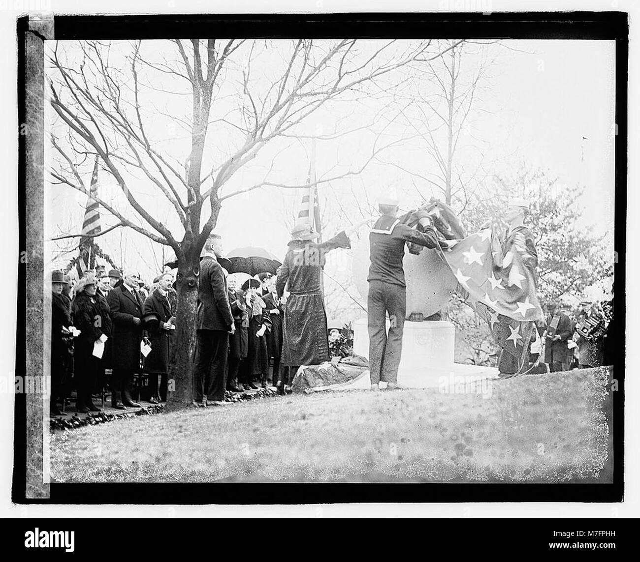 A photograph of the unveiling of the Perry Monument on April 6, 1922 ...