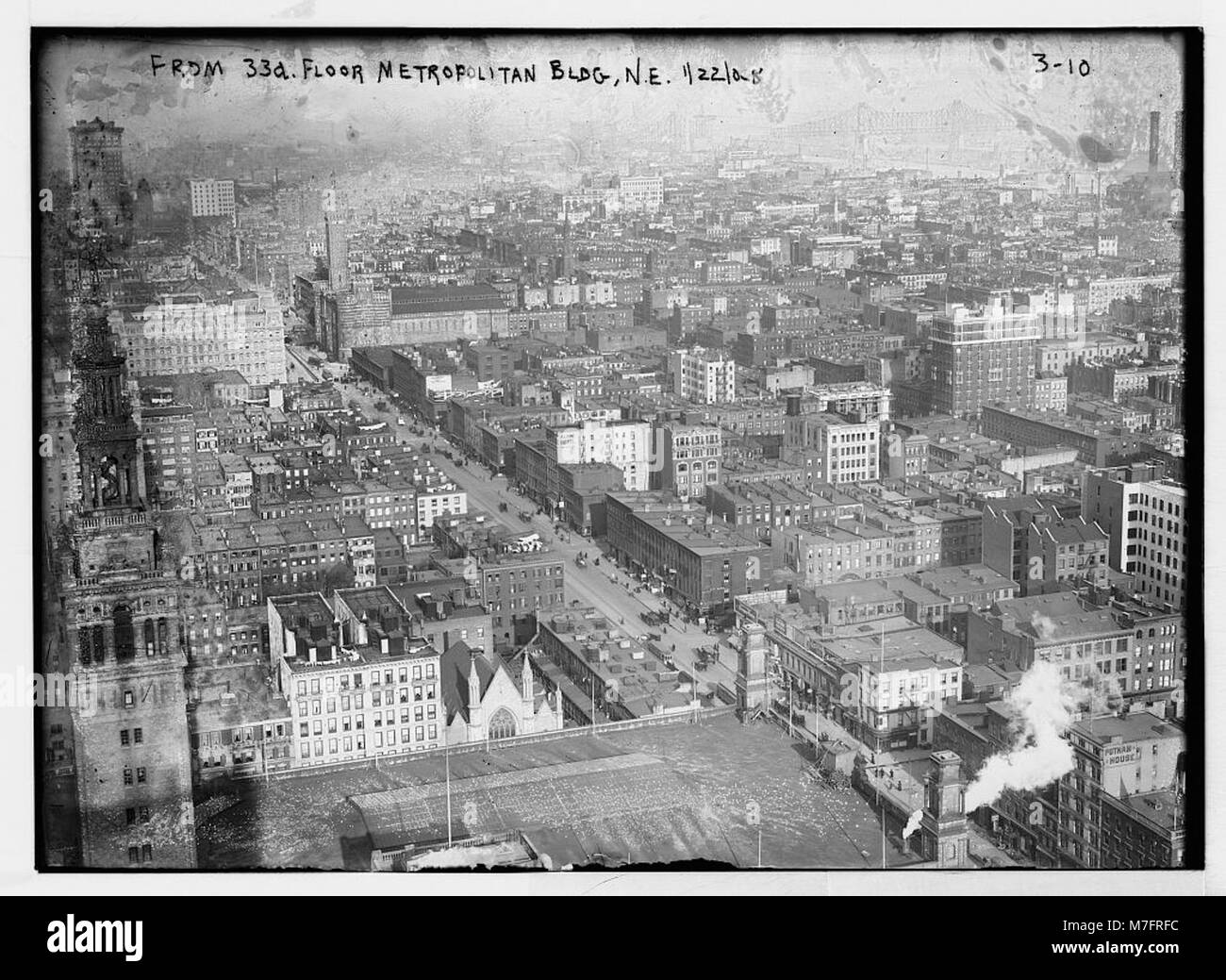 This view, taken from the 33rd floor of the Metropolitan Building in ...