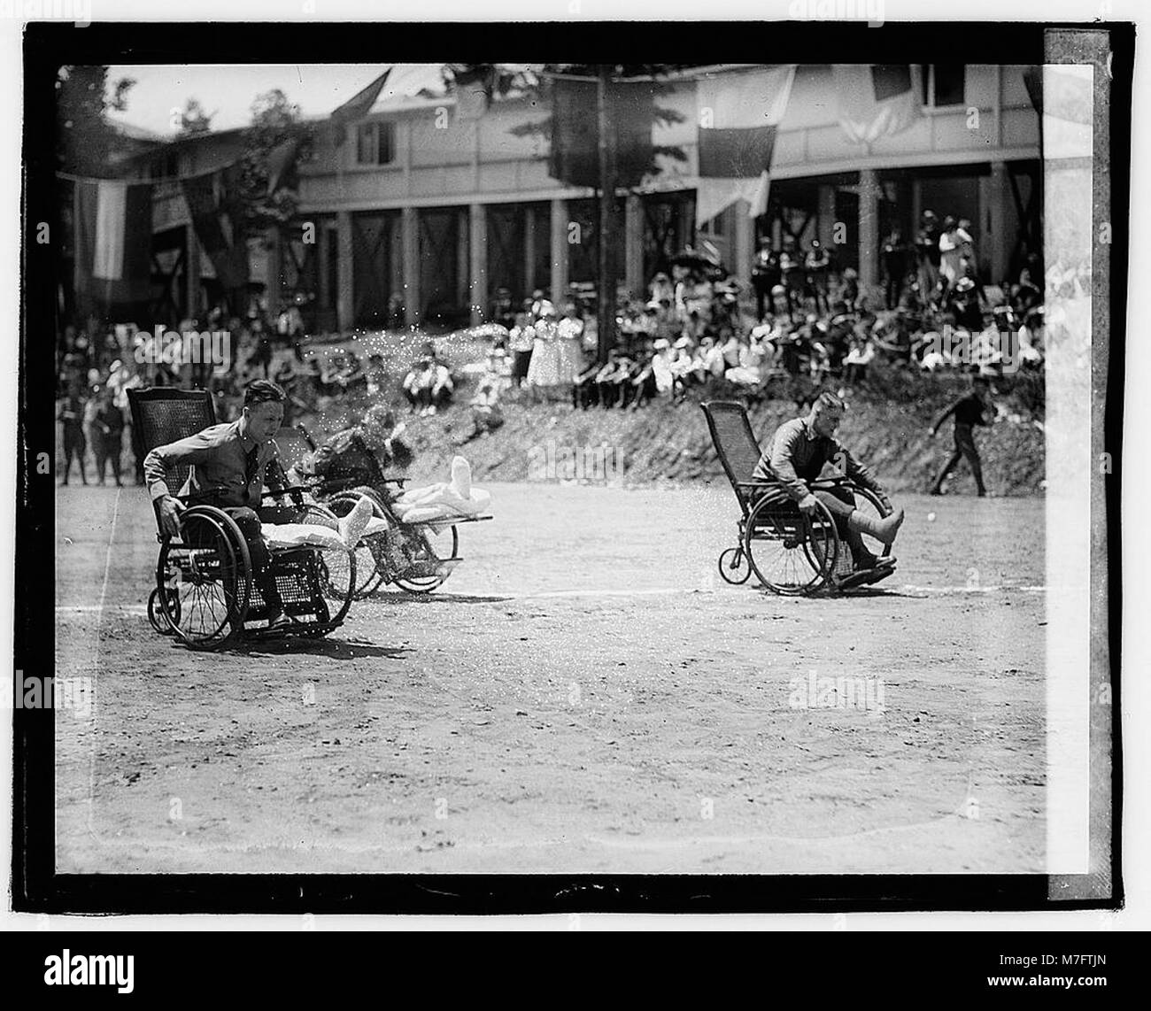 4 20 7 Black and White Stock Photos & Images - Alamy