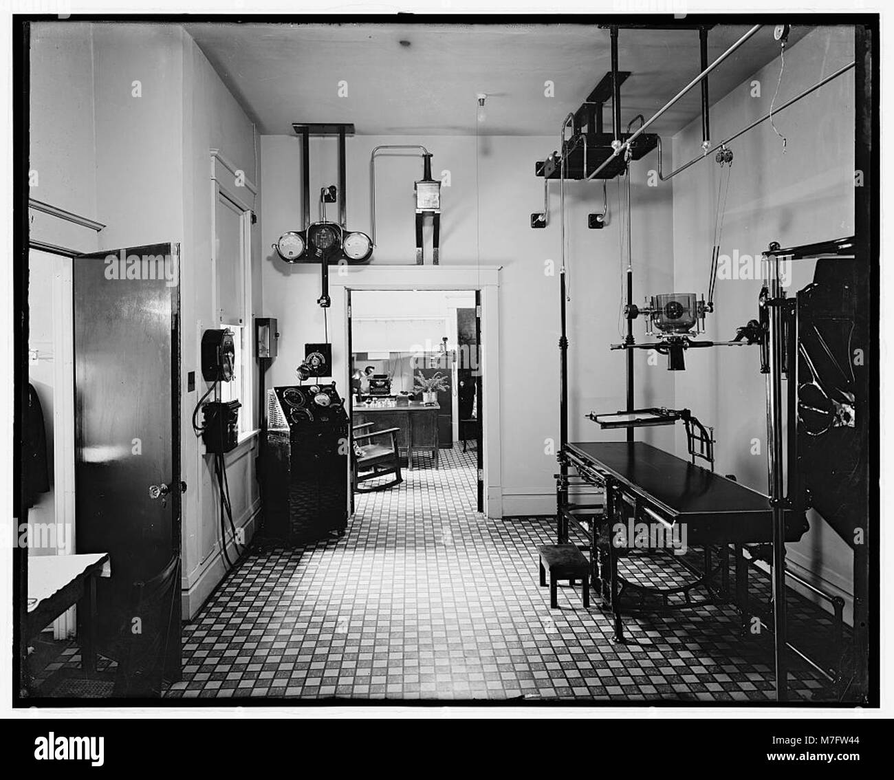 This image depicts the X-ray room at the Washington Sanitarium in ...