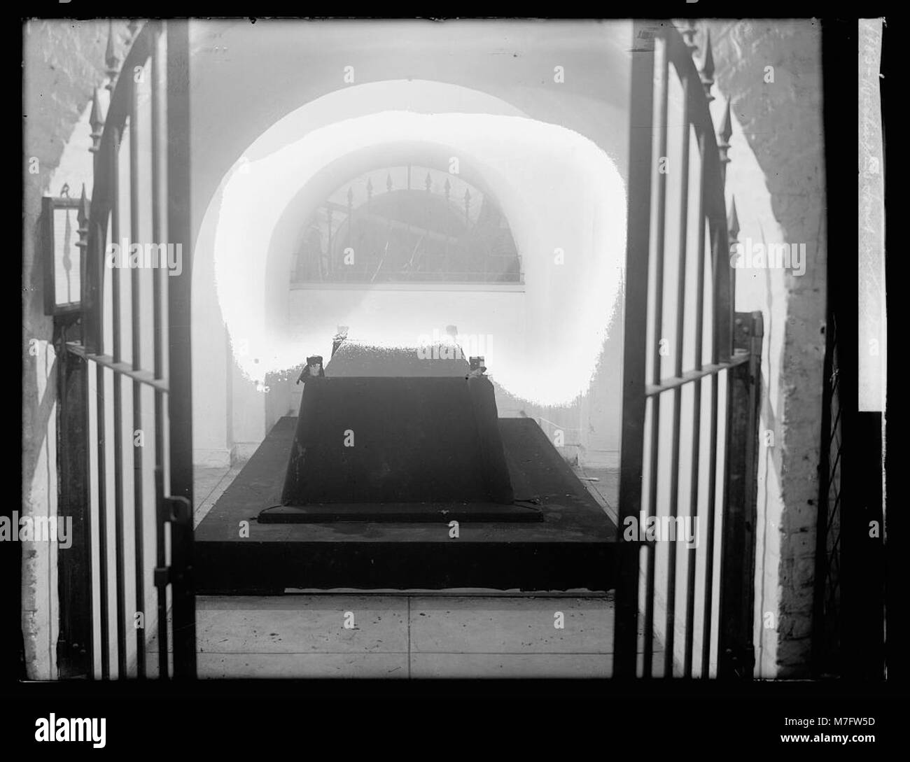 The tomb of George Washington, located at the U.S. Capitol in ...
