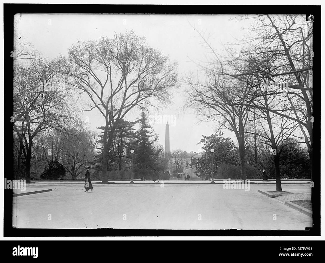 Photograph of the Washington Monument in Washington, D.C., showing its ...