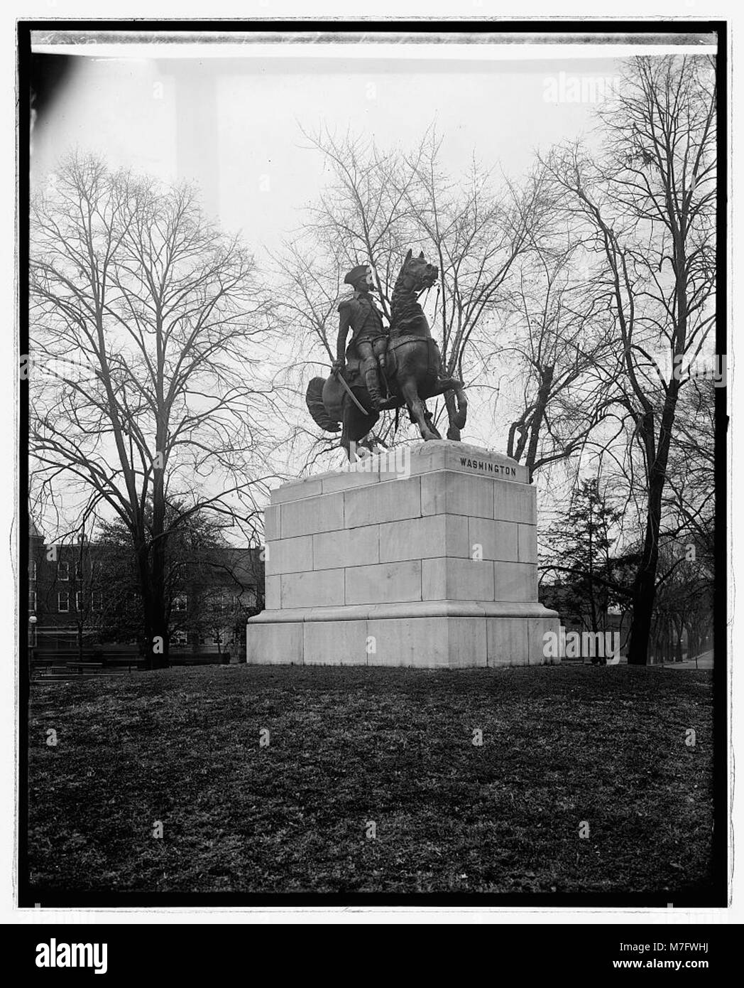 Statue george washington stands in hi-res stock photography and images ...