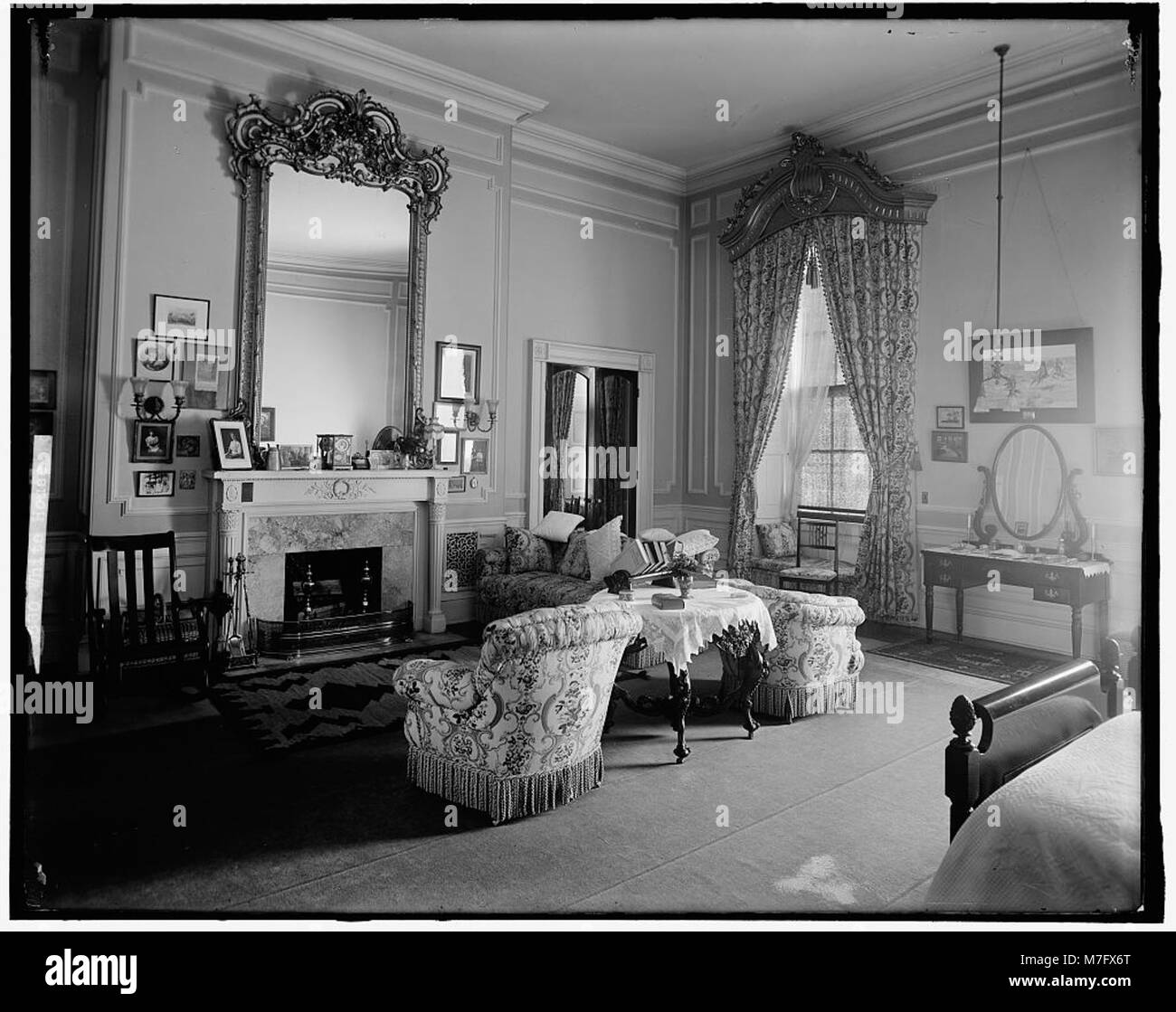 This image shows the living quarters in the White House, the official ...