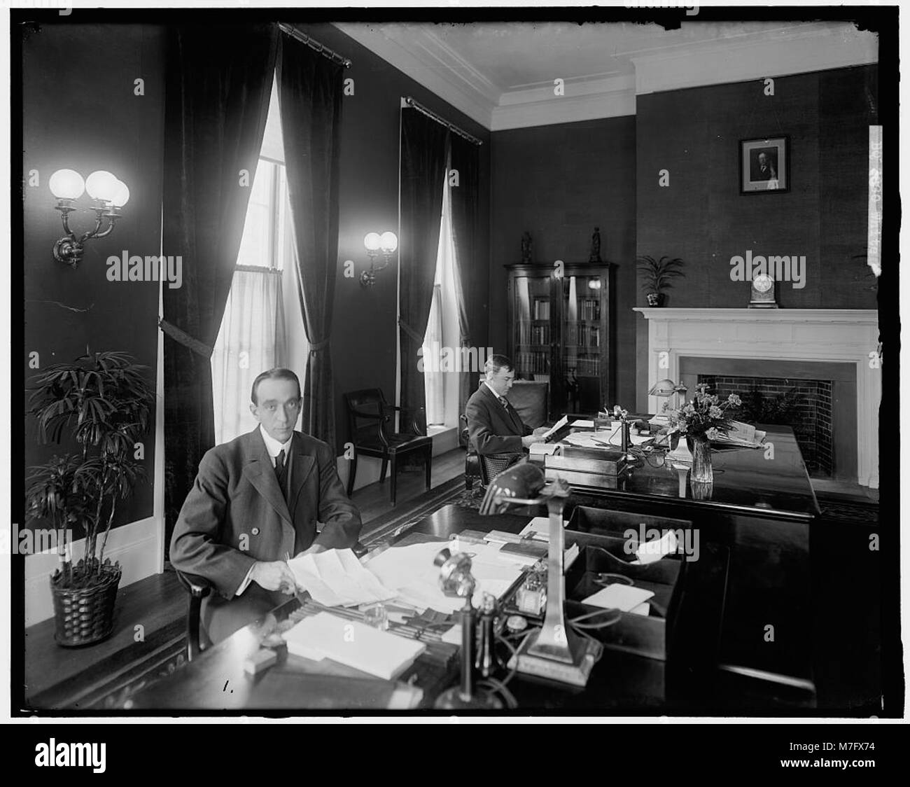 This image features the Office of the White House, showcasing the ...