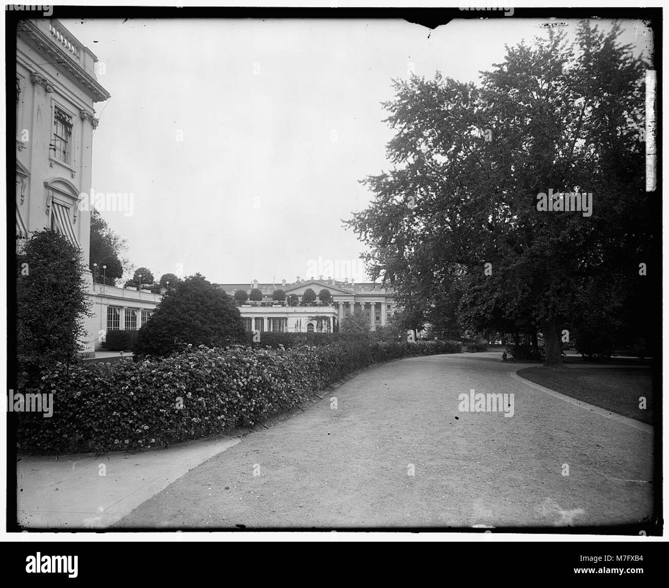 A photograph of the White House, the residence and office of the ...