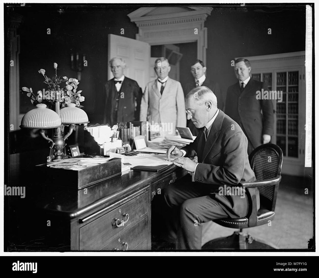 President woodrow wilson signing bill hi-res stock photography and ...