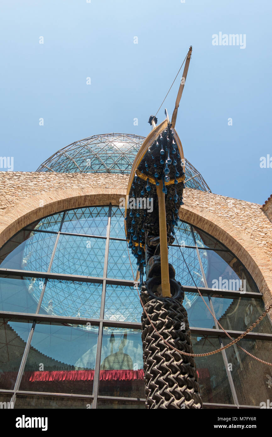 Boat gala painter salvador dali hi-res stock photography and images - Alamy