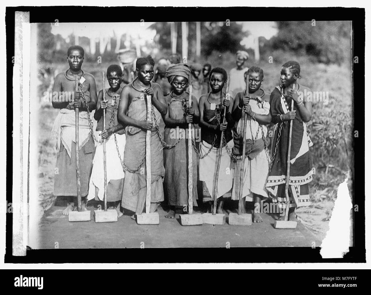 Women in construction Black and White Stock Photos & Images - Alamy