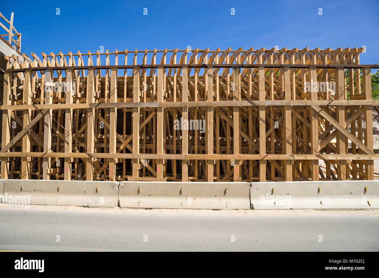 Bridge scaffolding hi-res stock photography and images - Alamy