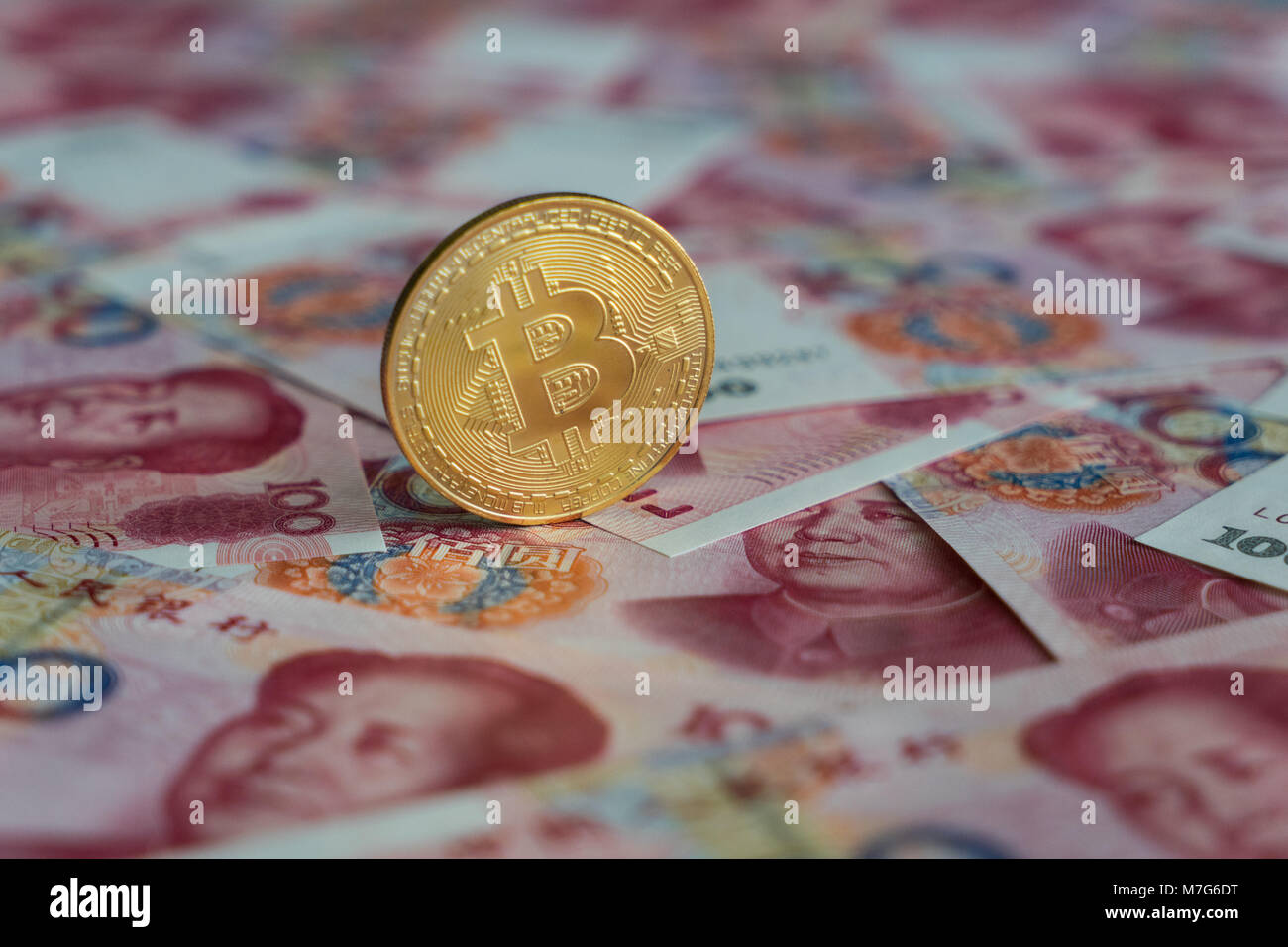100 yuan banknotes hi-res stock photography and images - Alamy