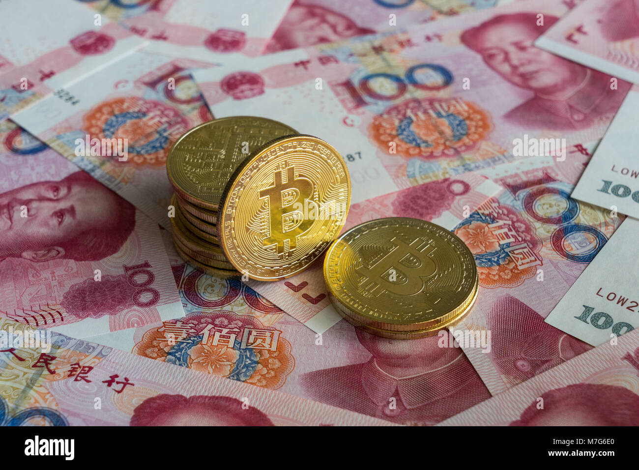 100 yuan banknotes hi-res stock photography and images - Alamy