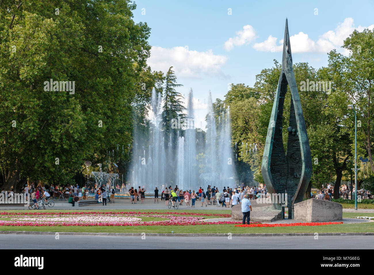 The Budapest unification sculpture and fountain at the southern end of ...