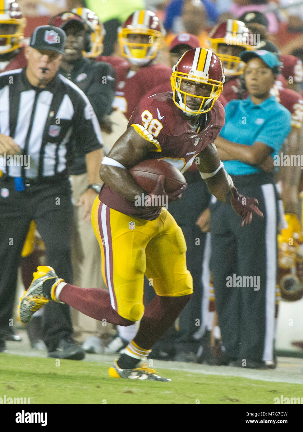 Washington Redskins wide receiver Pierre Garcon (88) carries the ball ...