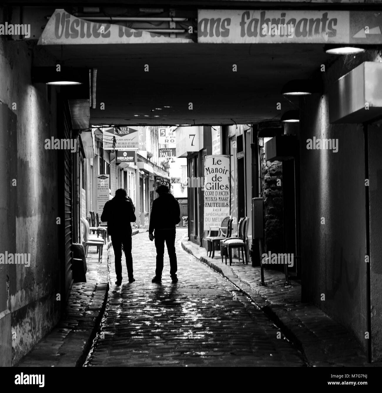 Paris street silhouettes Stock Photo - Alamy