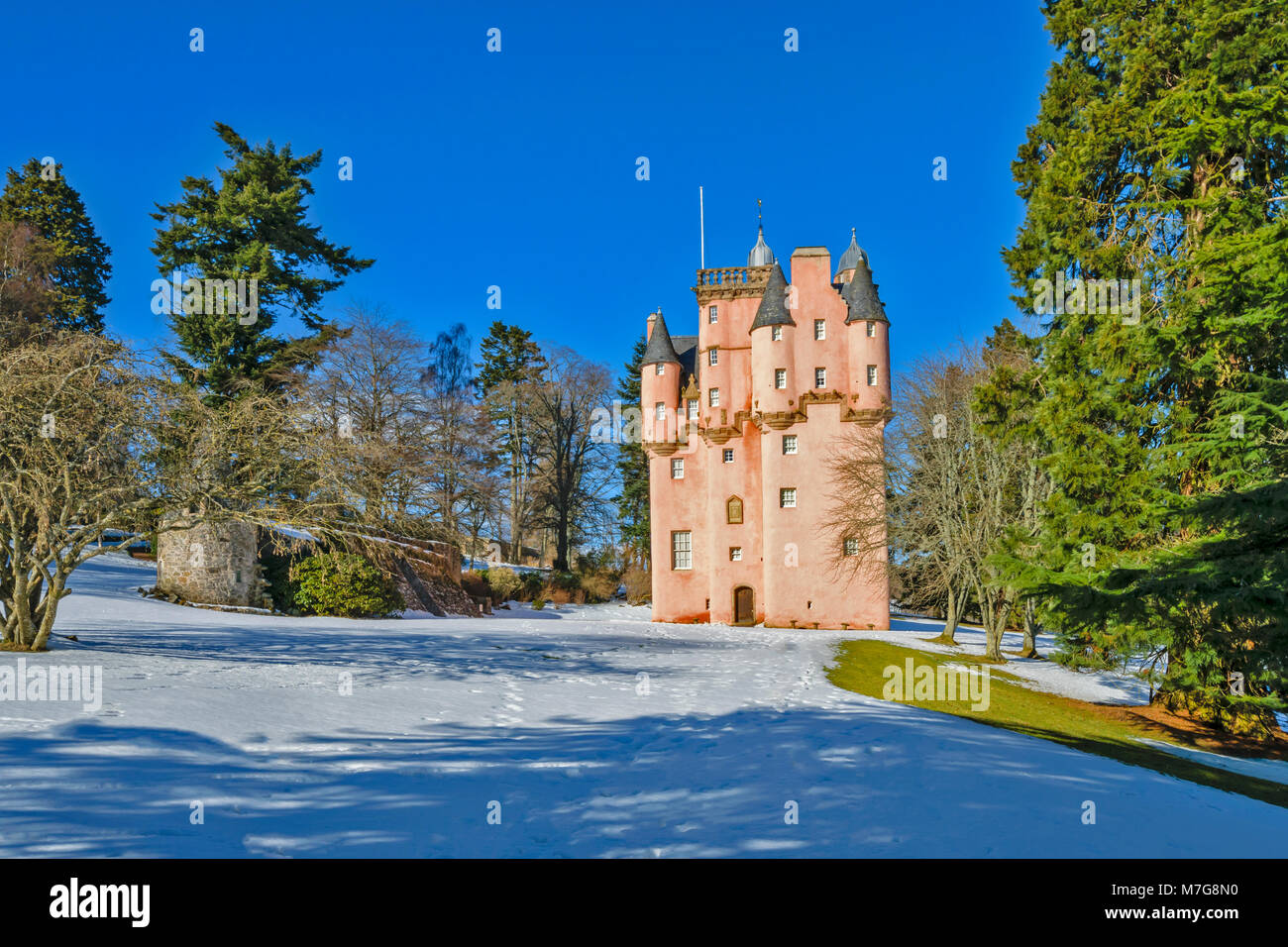 CRAIGIEVAR CASTLE ABERDEENSHIRE SCOTLAND A BLUE SKY AND THE PINK TOWER ...