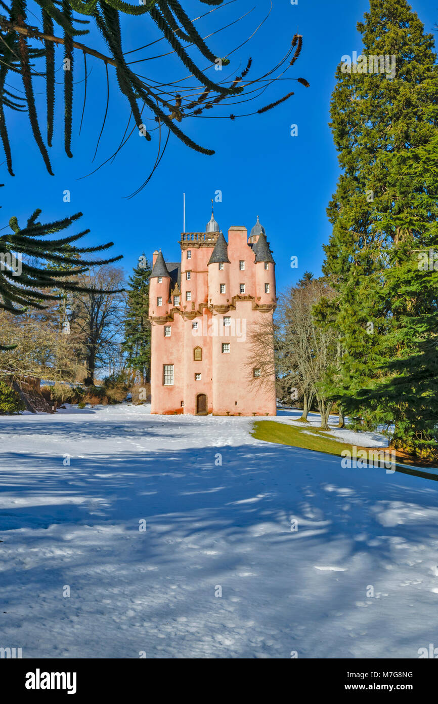 CRAIGIEVAR CASTLE ABERDEENSHIRE SCOTLAND BLUE SKY AND THE PINK TOWER ...