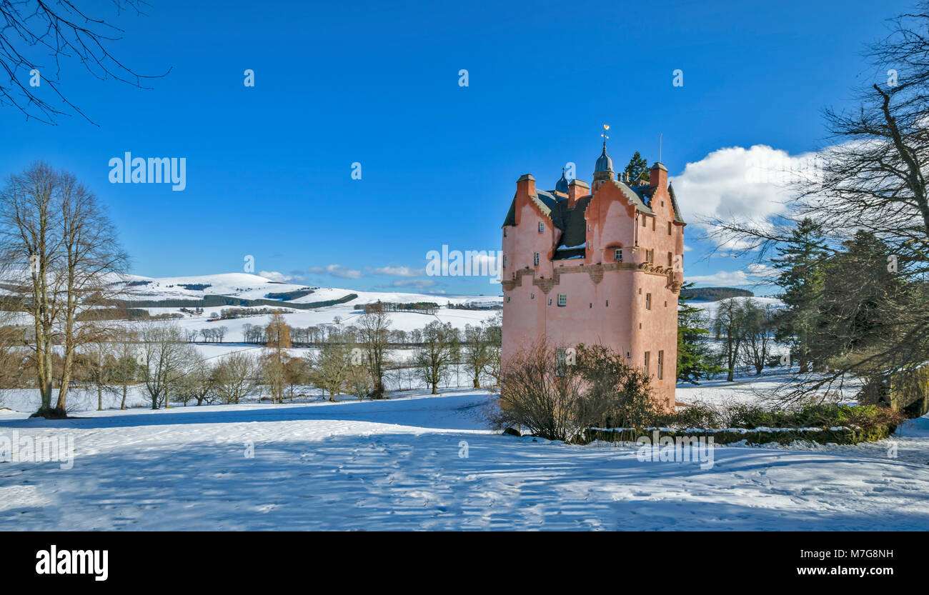 CRAIGIEVAR CASTLE ABERDEENSHIRE SCOTLAND THE PINK TOWER BLUE SKY AND ...