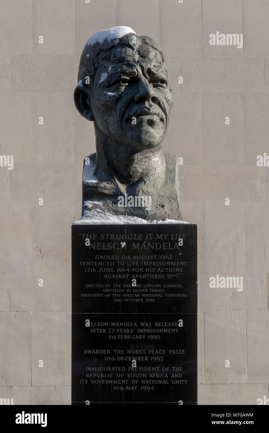 Snow capped Nelson Mandela bronze sculpture by Iain Walters outside the ...