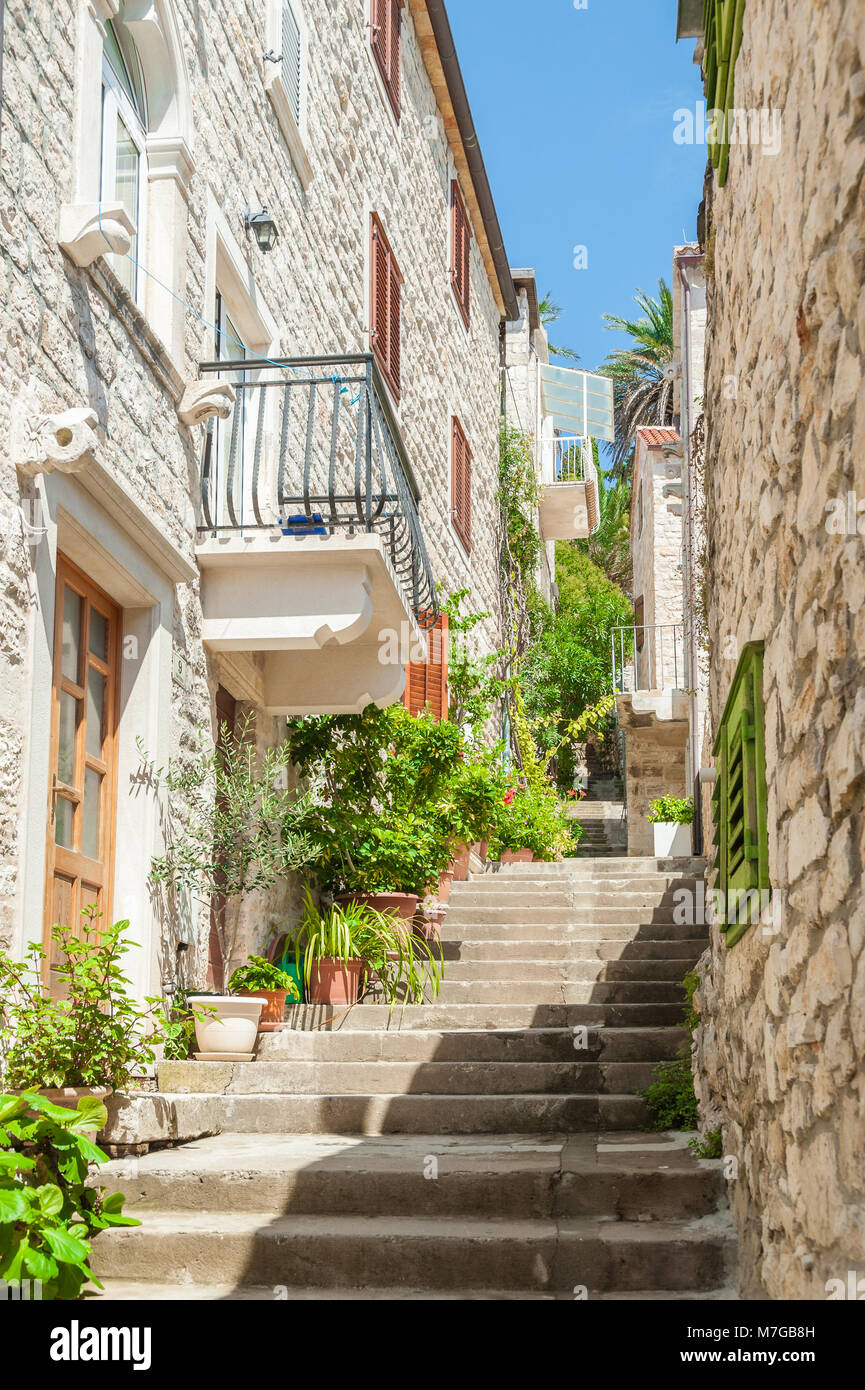 Medieval masonry buildings in old town Hvar, Croatia. Cul-de-sac Stock ...