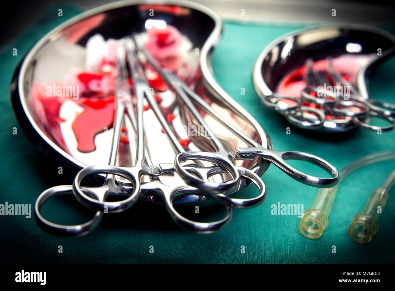 Surgical instruments blood hi-res stock photography and images - Alamy