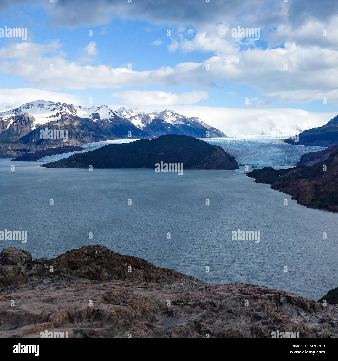 Grey lake mountains hi-res stock photography and images - Alamy