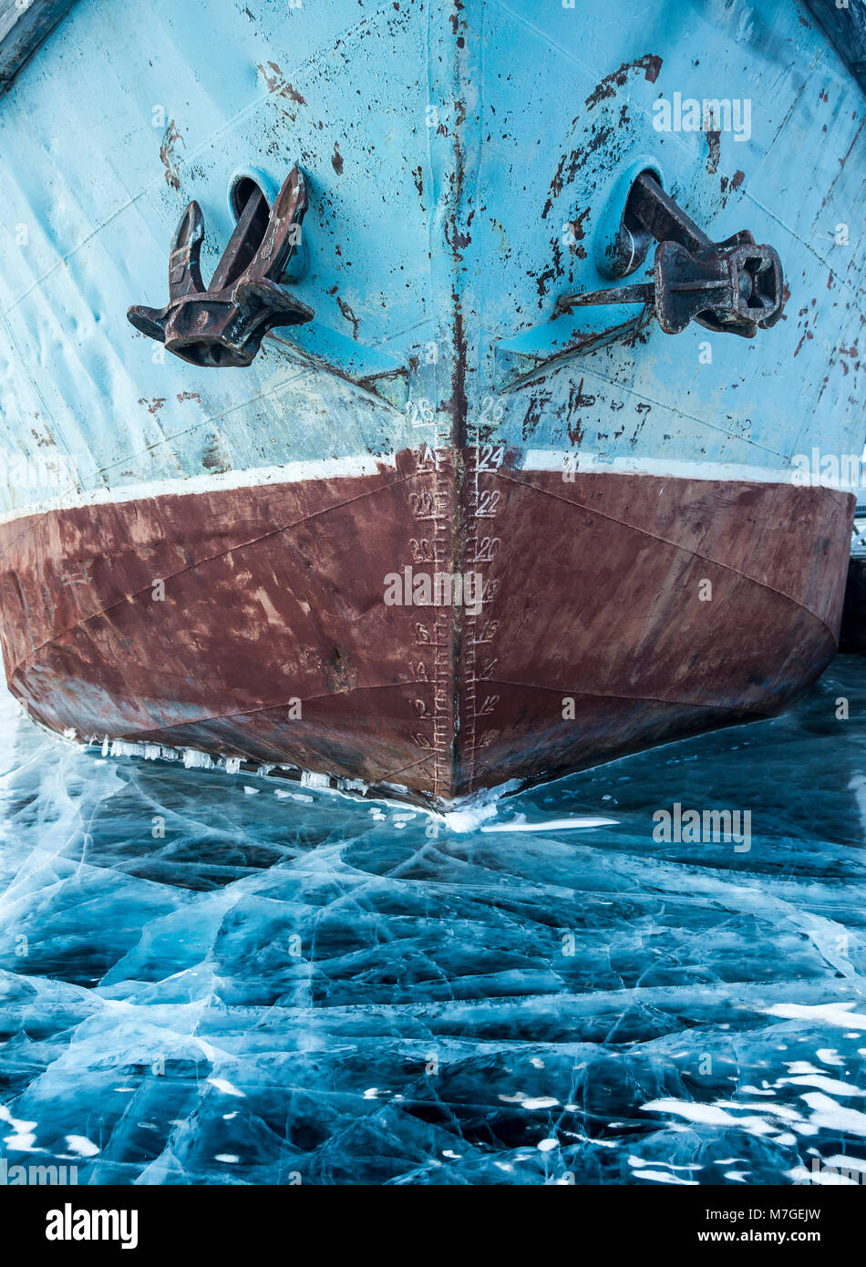 Ship Stuck In Ice Stock Photos & Ship Stuck In Ice Stock Images - Alamy